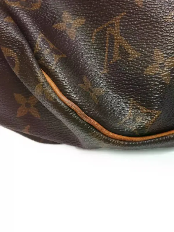 LOUIS VUITTON 1994 35 Saumur Monogram Shoulder Bag