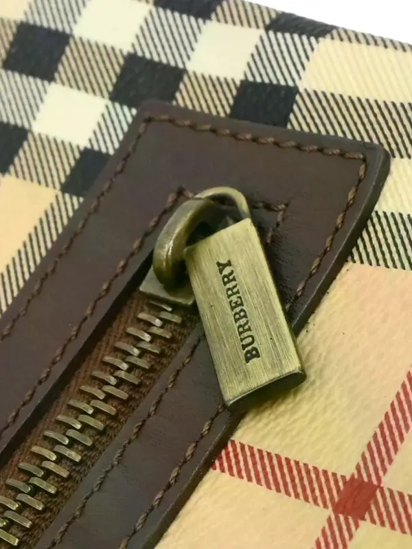 Burberry House Check Zip-pocket Shoulder Bag
