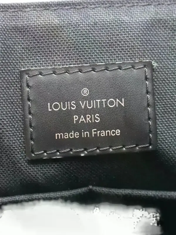 LOUIS VUITTON 2013 Pm District Damier Graphite Messenger