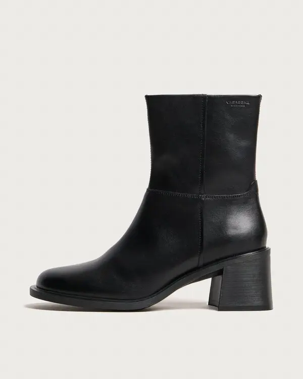 VAGABOND SHOEMAKERS Vega Ankle Boots - Black