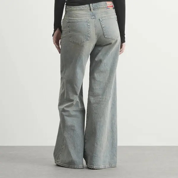 DIESEL® 1978 D-akemi Wide Leg Jeans