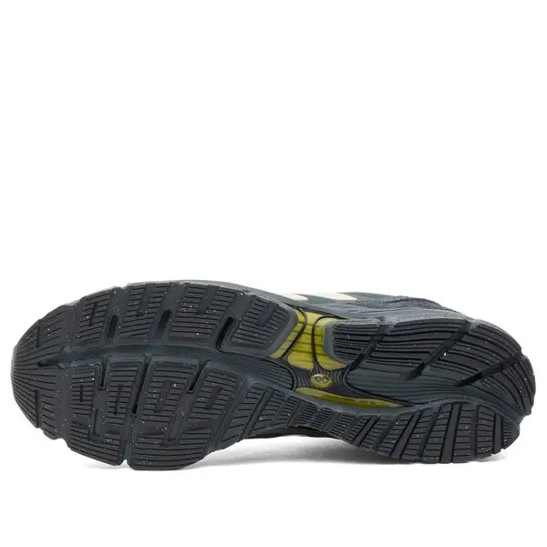 NEW BALANCE X Stone Island 1890 Sneakers