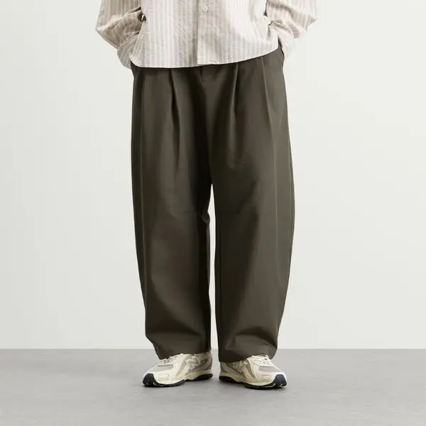 PORTER JAMES Dart-knee Pleated Trousers
