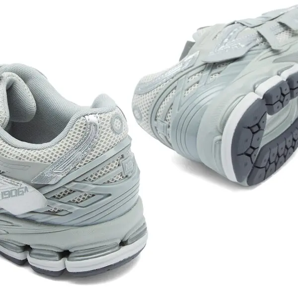 NEW BALANCE M1906ag Sneakers