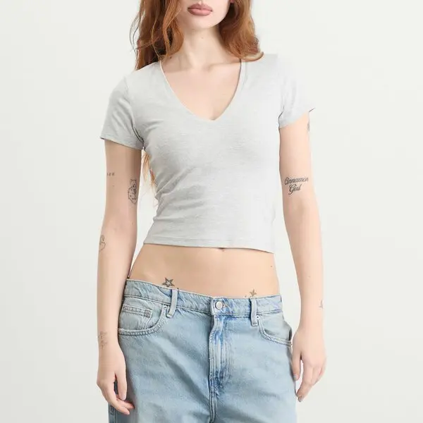 Good American Super Stretch V-neck Baby T-shirt