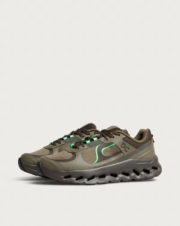 On Cloudtilt Arc Sneakers