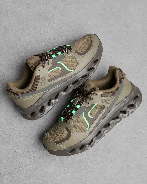 On Cloudtilt Arc Sneakers