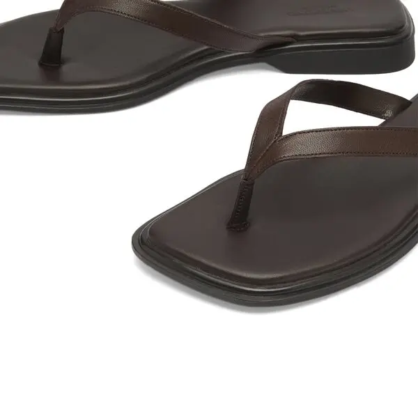 VAGABOND SHOEMAKERS Izzy Leather Flip Flops