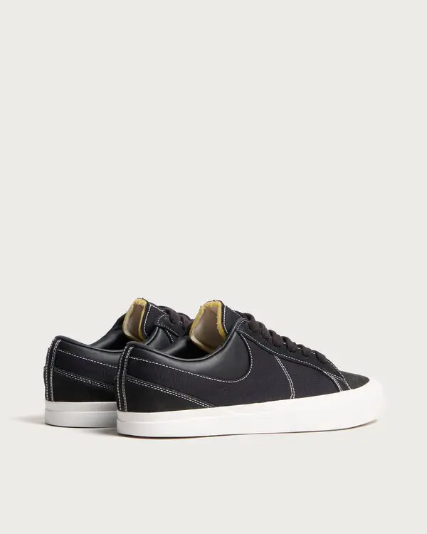 Nike Blazy Sneakers