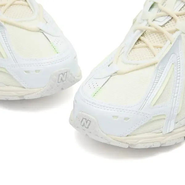 NEW BALANCE 1906a Sneakers