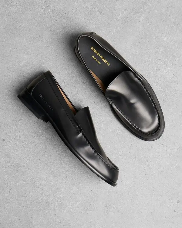 COMMON PROJECTS Minimal Leather Loafer