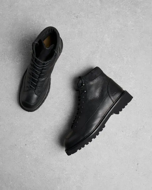 COMMON PROJECTS Leather Hiker Boot
