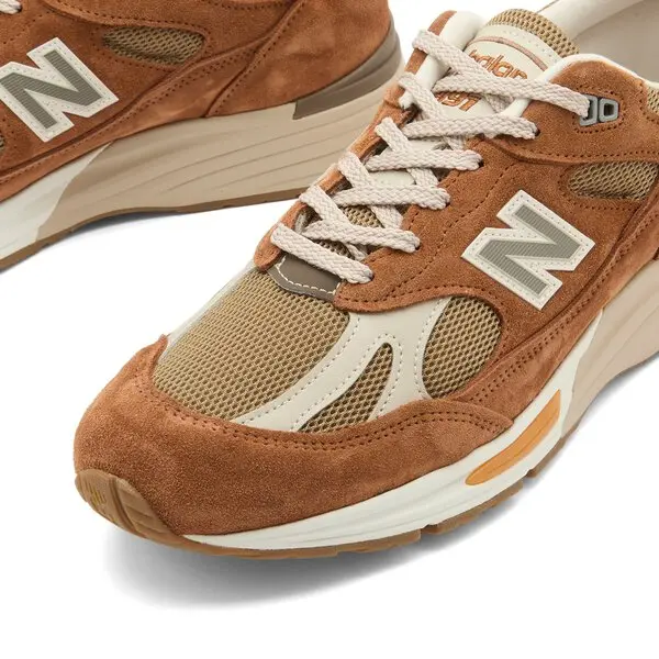 NEW BALANCE 991v2 Sneakers