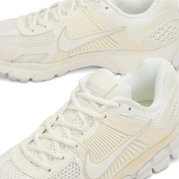 Nike Zoom Vomero Sneakers