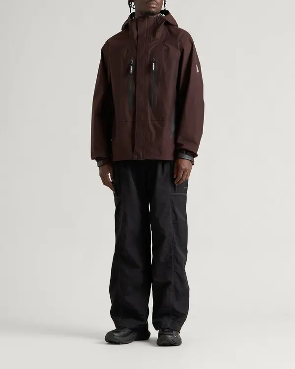 AND WANDER 2.5l Hiker Rain Jacket