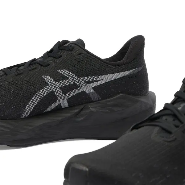 Asics Novablast 6 Sneakers