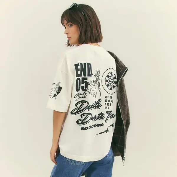 END. Devils Darts Team T-shirt - Ecru
