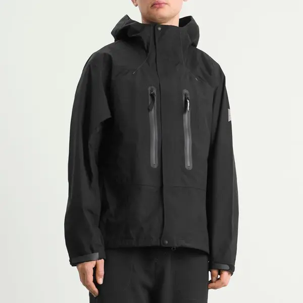 AND WANDER 2.5l Hiker Rain Jacket