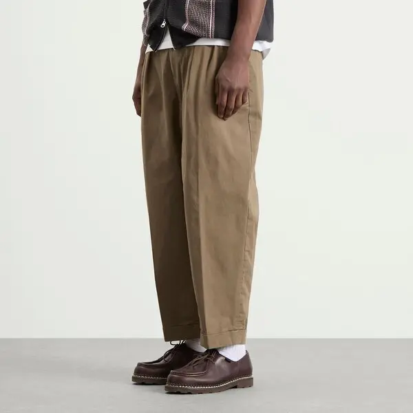 BEAMS 2 Pleat Chino