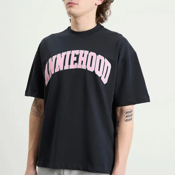 ANNIE HOOD College Arch T-shirt