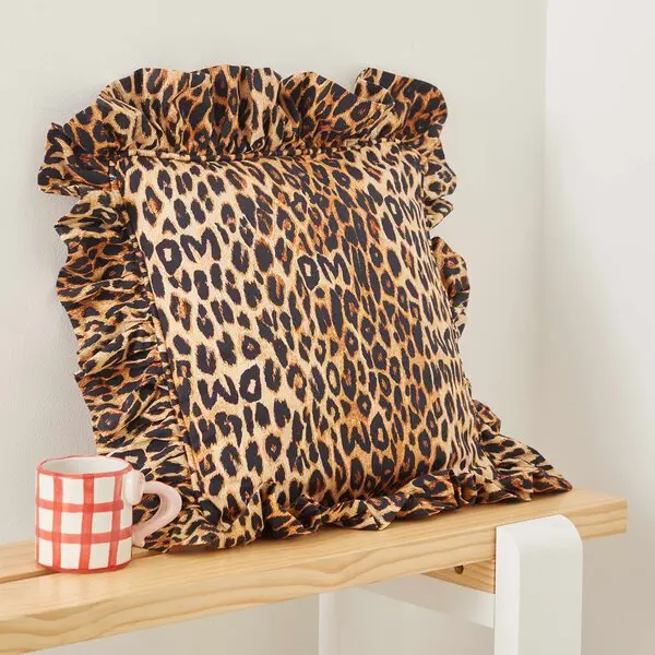 DAMSON MADDER Ruffle Square Cushion