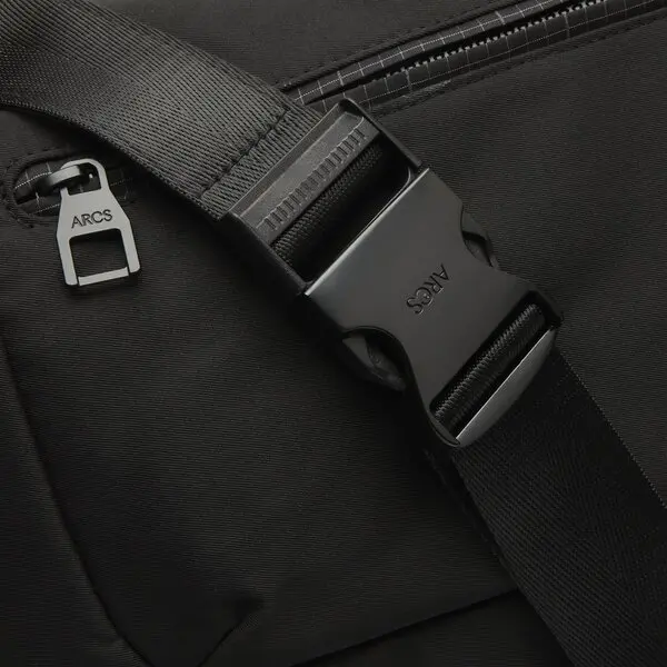 ARCS Flow Messenger Bag