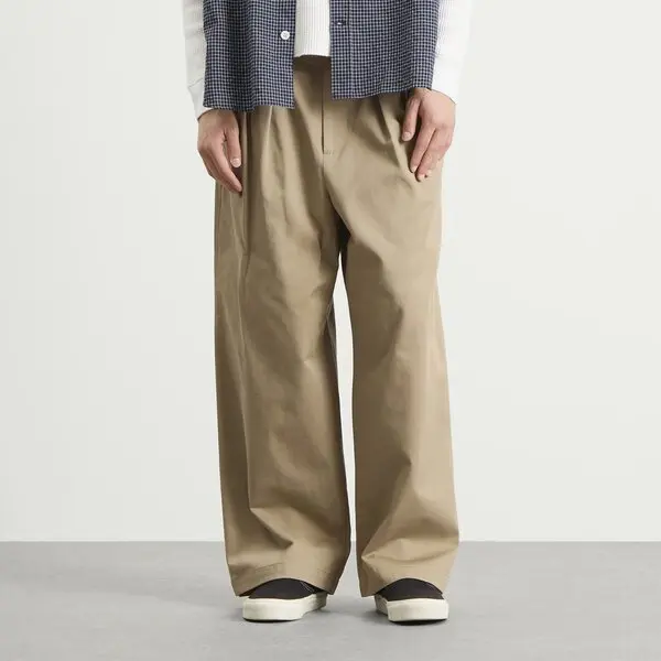 BEAMS New Wide Pleated Chino