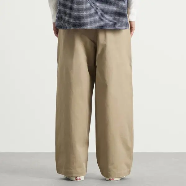 BEAMS New Wide Pleated Chino