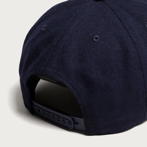END. Monogram Hitch Lc Cap