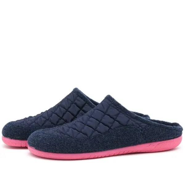 GURU'S ROOMSHOES Gurus Roomshoes Quilted Houseshoe