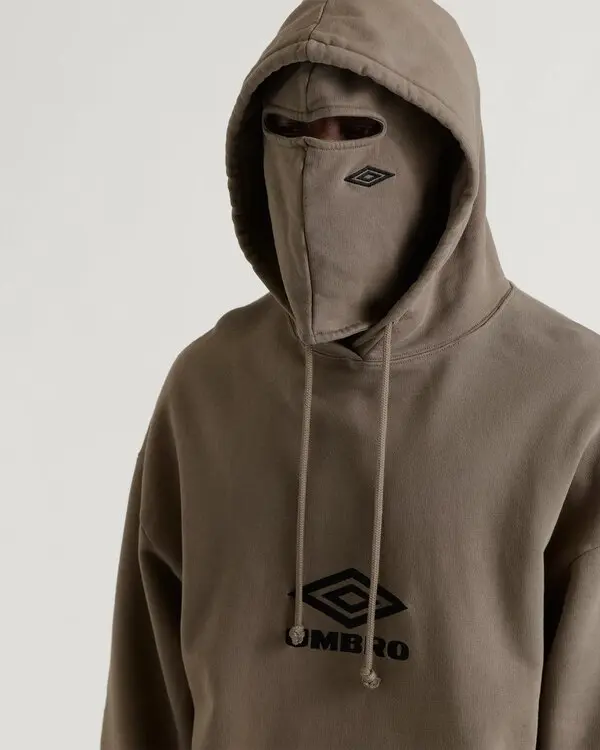 UMBRO BY SLAM JAM Og Logo Mask Hoodie - Dark Greige