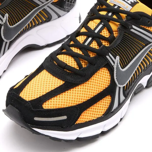 Nike Zoom Vomero 5 Sneakers - Sundial/black/silver
