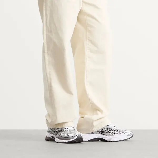 Saucony Progrid Omni 9 Sneakers - White/brown