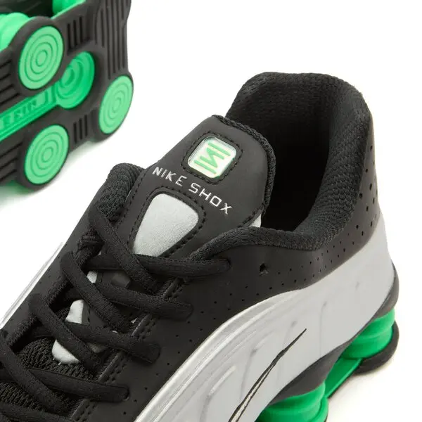 Nike Shox R4 Sneakers