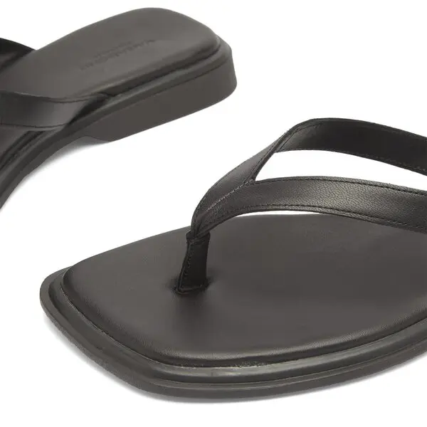 VAGABOND SHOEMAKERS Izzy Leather Flip Flops
