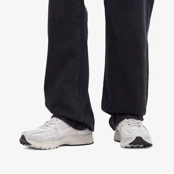 Nike Zoom Vomero 5 Sneakers