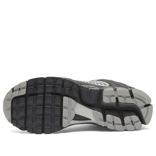 Nike Zoom Vomero 5 Sneakers