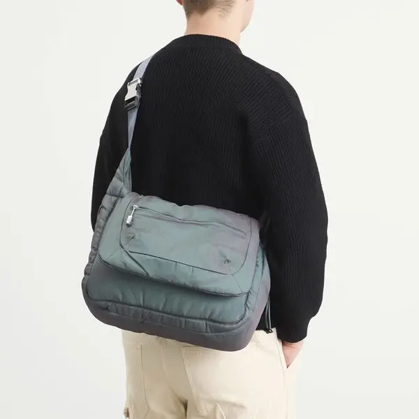 ARCS Flow Messenger Bag