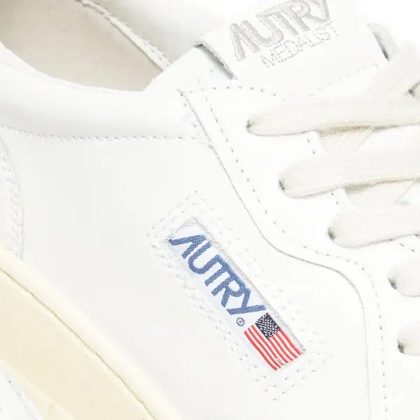 AUTRY 01 Low Leather Sneakers