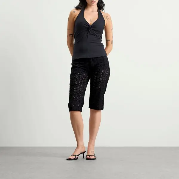 FRUITY BOOTY Broderie Capris