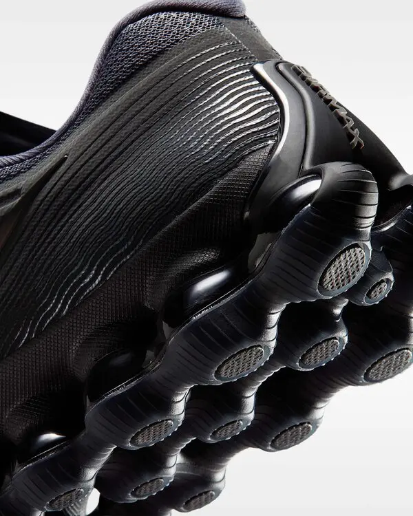 Nike Liquid Max Aw Sneakers - Black