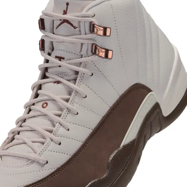 JORDAN Air Retro "fireside" Shoes - Brown