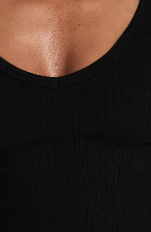 Princess Polly Baseline Rib V-neck Three-quarter Sleeve T-shirt