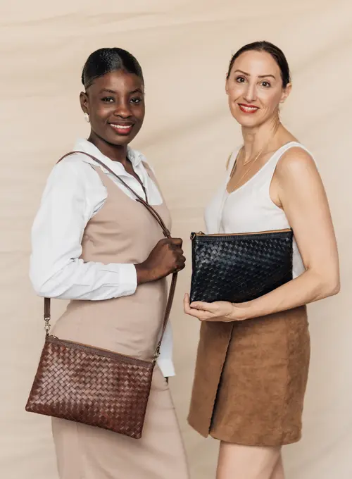 DEUX MAINS Woven Crossbody Clutch - Black
