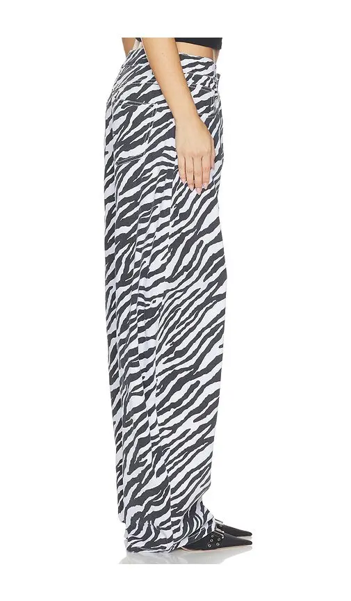 Lioness Horseshoe Jeans In Black & White
