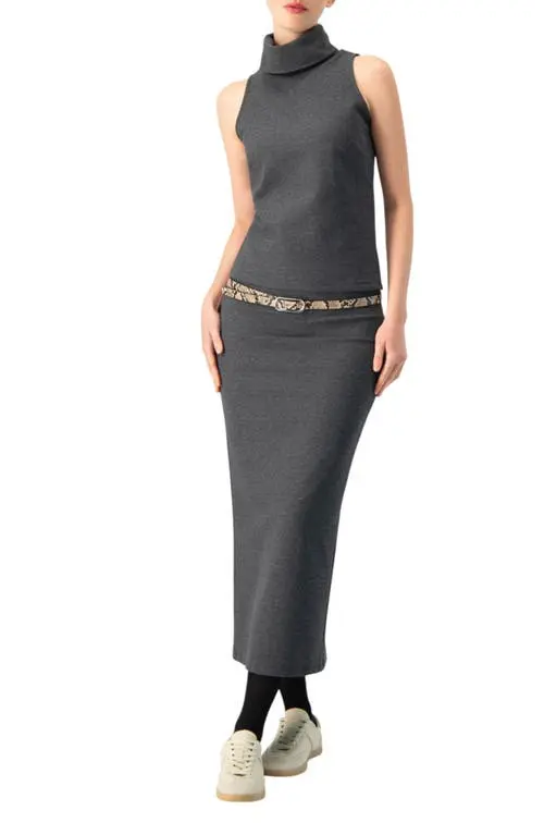 IVONNE Sleeveless Turtleneck Knit Top