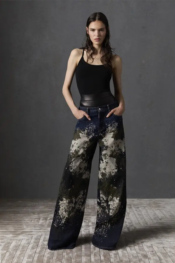 Dsquared2 Dark Urban Camo Wash Traveller Jeans