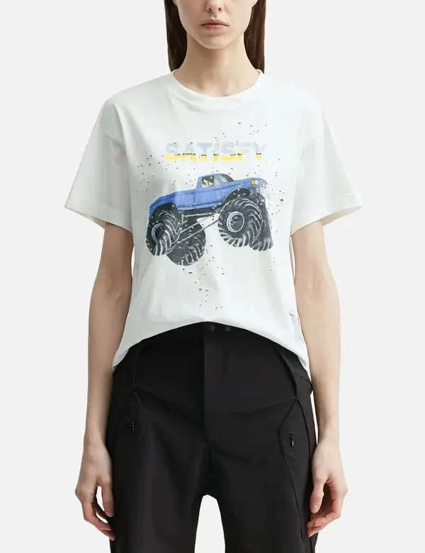 Satisfy T-shirt With A Car Graphic