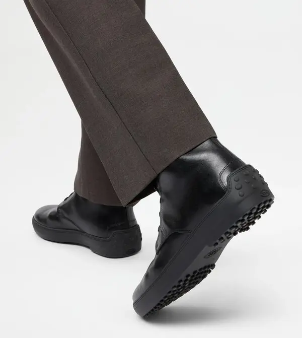 TOD'S Winter Gommino Ankle Boots In Leather