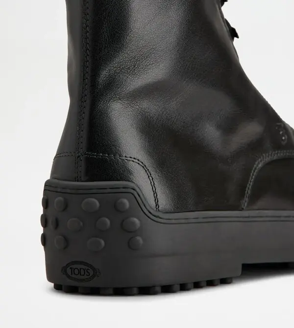 TOD'S Winter Gommino Ankle Boots In Leather